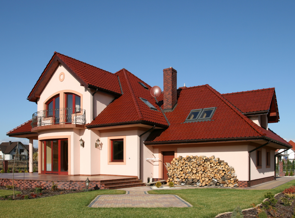 13 Colors to Paint a House With Red Roof (With Images)