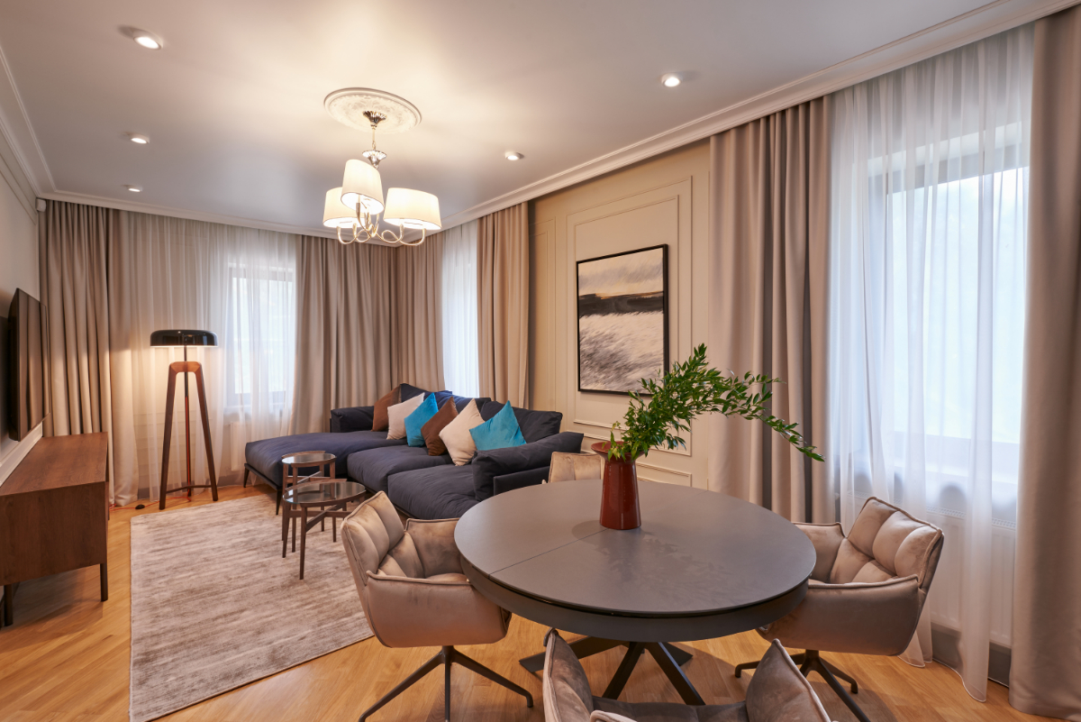 15 Curtain Colors That Go With Brown Walls (Timeless Ideas)