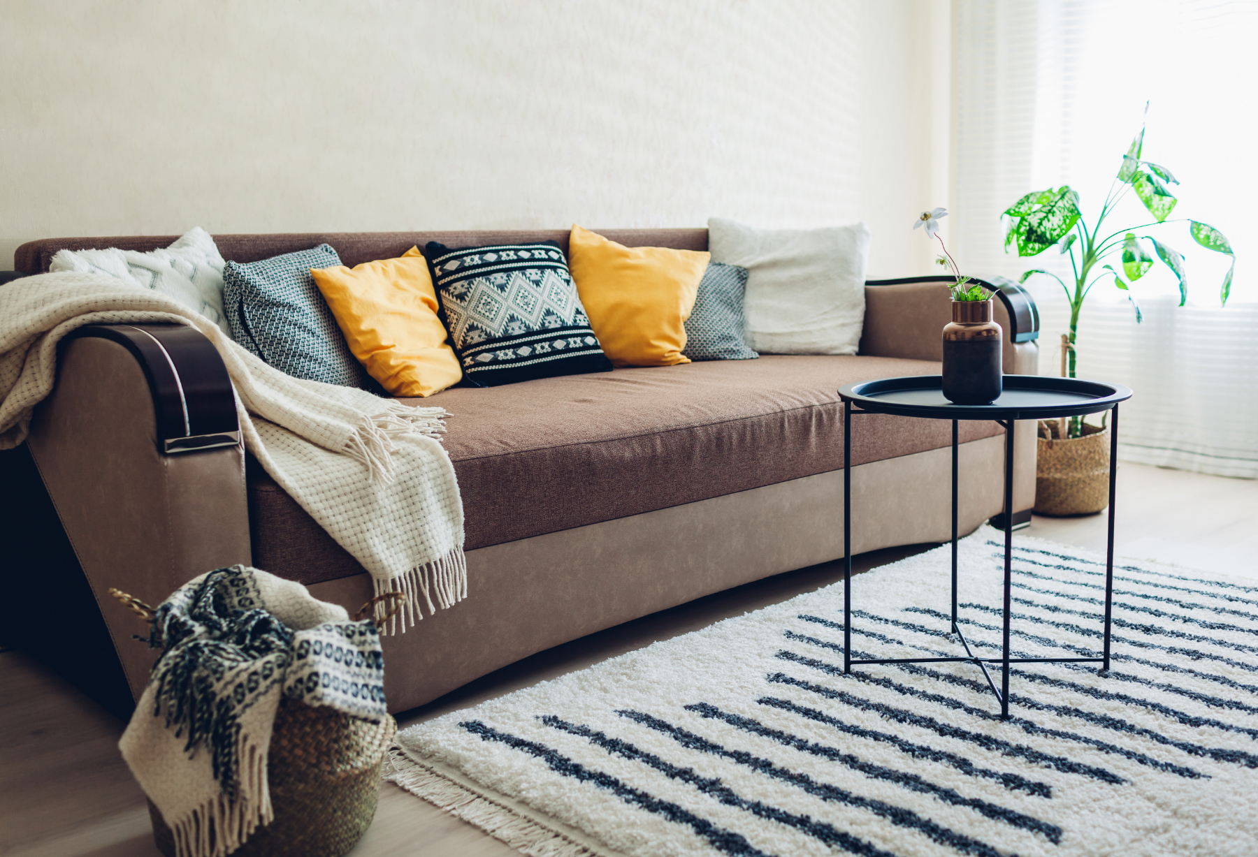20 Rug Colors You Must Pair with a Brown Couch in 2024