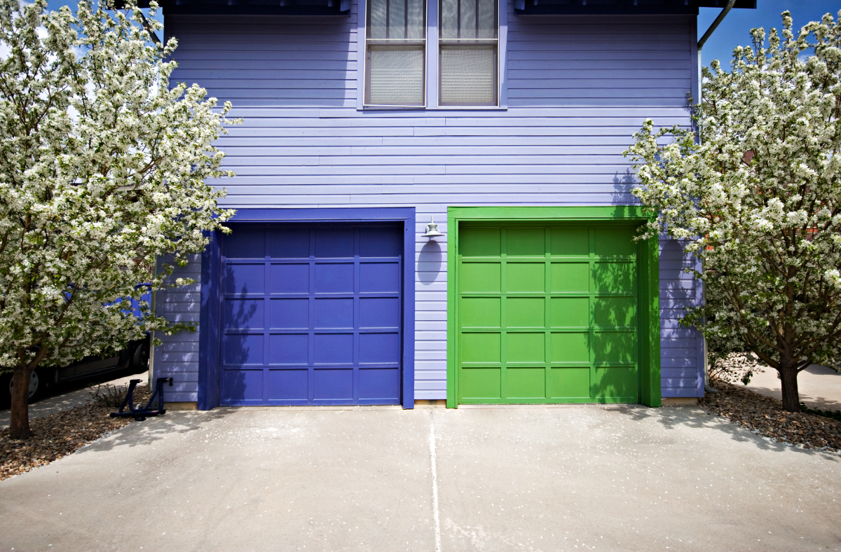 14 Garage Door Colors to Accentuate a Blue House Exterior
