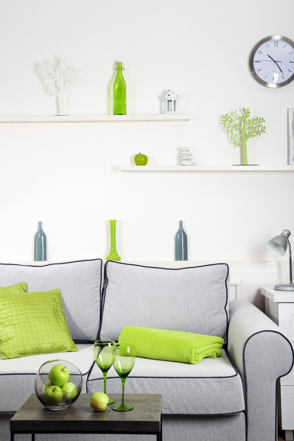 21 Top Colors That Go With Green (Combinations With Images)
