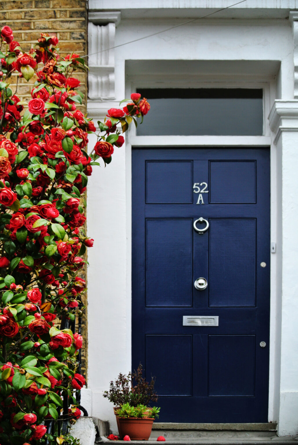 14 Top Front Door Colors For Red Brick House (With Pictures)