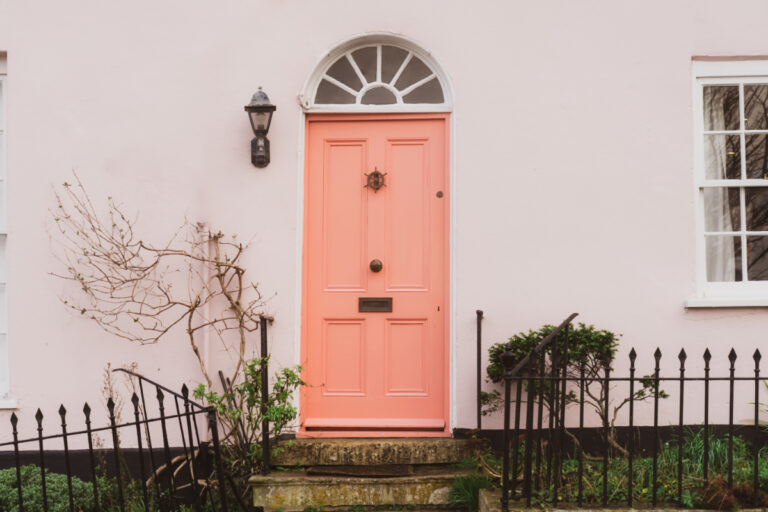 20 Trendy Front Door Colors For a Beige House (With Photos)