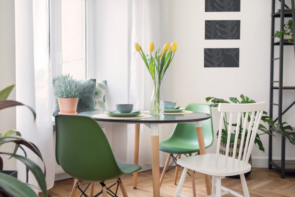 21 Top Colors That Go With Green (Combinations With Images)