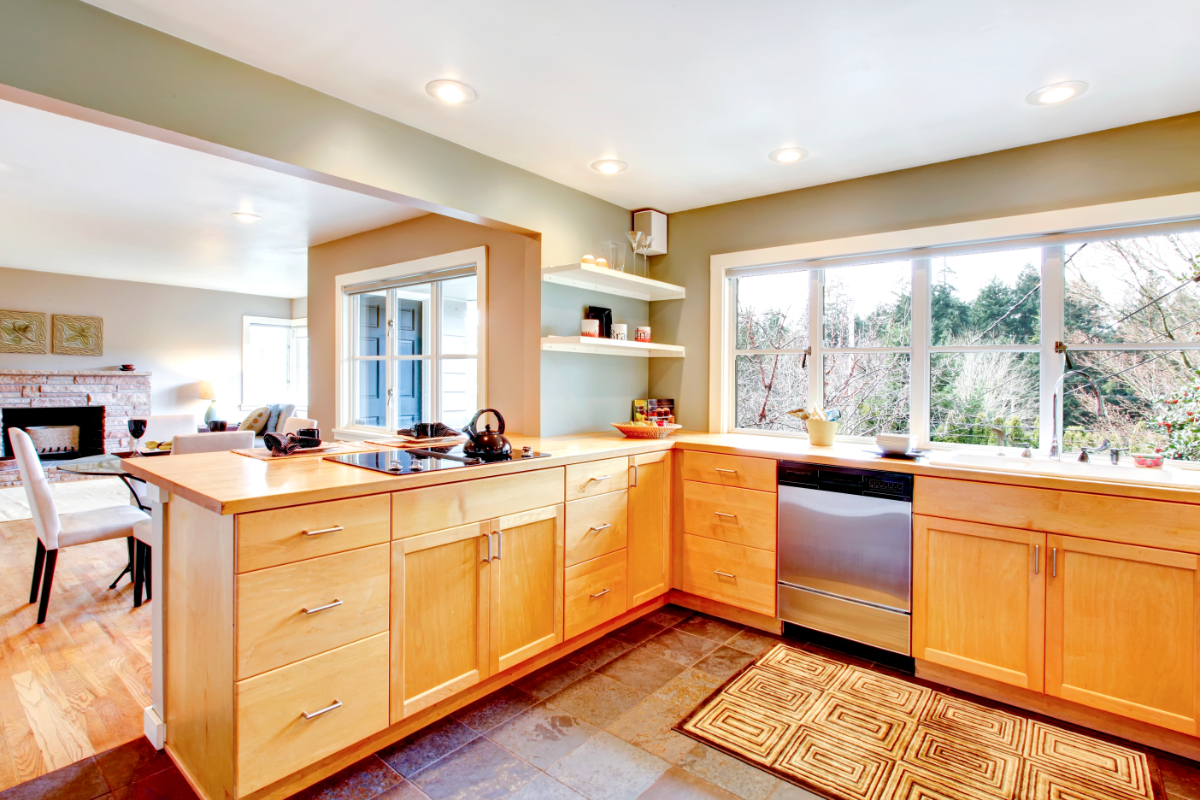12 Top-notch Hardware Colors to Pair With Maple Cabinets