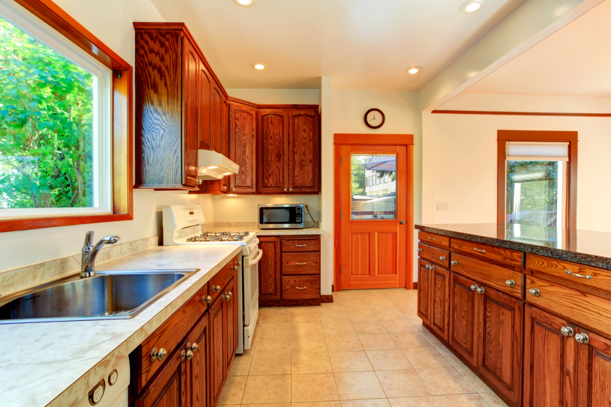 12 Best Hardware Colors to Use With Brown Cabinets in 2024