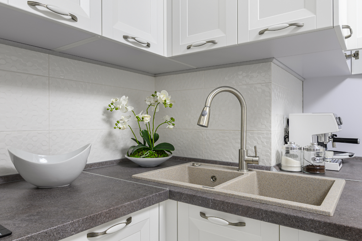 Can You Paint a Kitchen Sink? (Expert Tips & Tricks to Do It)