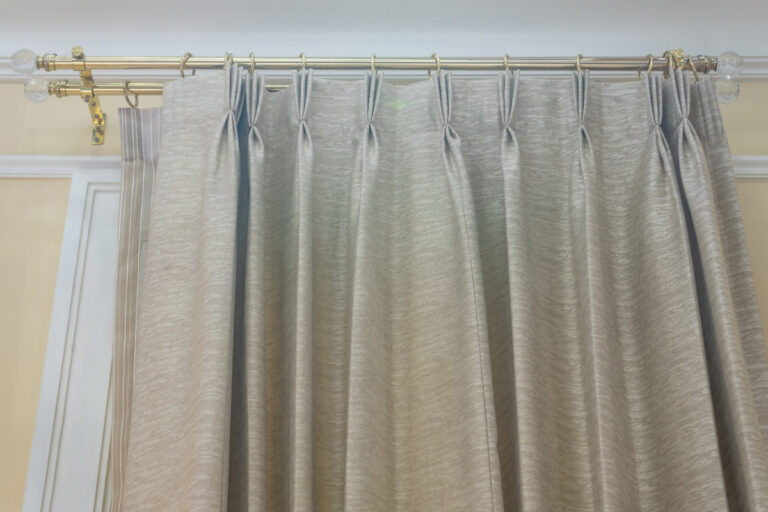 33 Common Types of Curtains (Guide With Pictures)