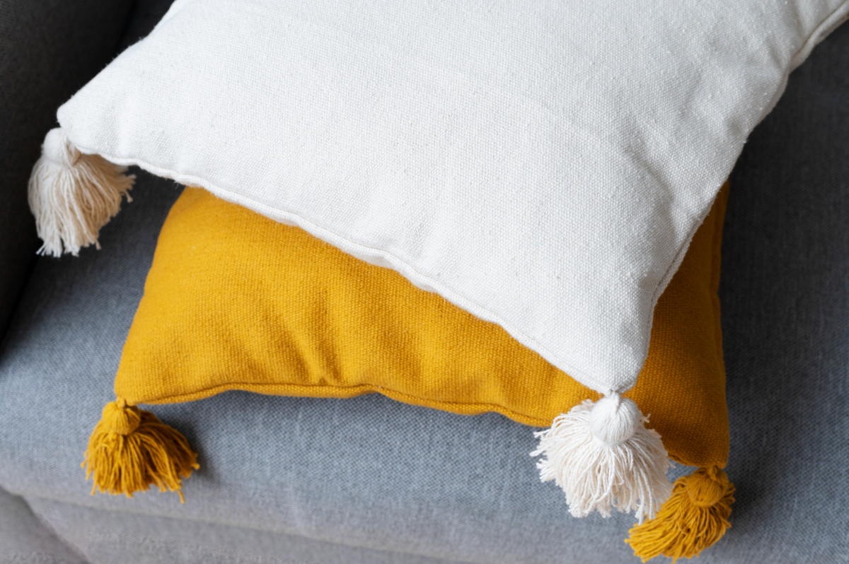 34 Types Of Throw Pillows For Couch (Guide with Images)